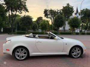 White Lexus SC 430 2003 in Vilnius, with an engine capacity of 4.29 L and mileage of 48 thousand km for 14500 €, photo 5 on AUTOMOTO.COM.LV