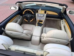 White Lexus SC 430 2003 in Vilnius, with an engine capacity of 4.29 L and mileage of 48 thousand km for 14500 €, photo 13 on AUTOMOTO.COM.LV
