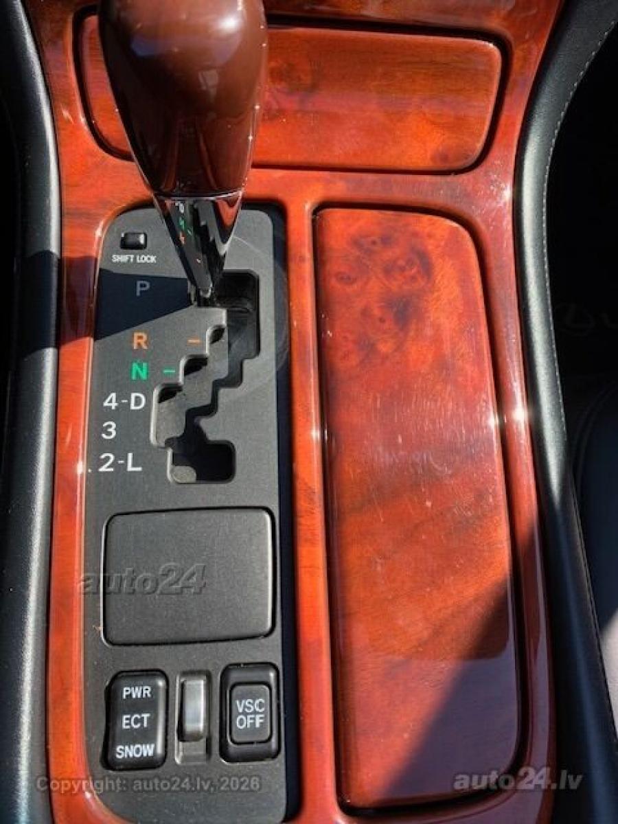 Sarkans Lexus SC 2001 Tallina, ar dzinēja tilpumu 4.30 L un nobraukumu 18 tūkst. km par 45000 €, foto 8 vietnē AUTOMOTO.COM.LV