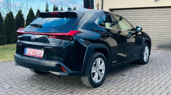 Melns Lexus UX 250h 2019 Kauņa, ar dzinēja tilpumu 1.99 L un nobraukumu 134 tūkst. km par 19999 €, foto 6 vietnē AUTOMOTO.COM.LV