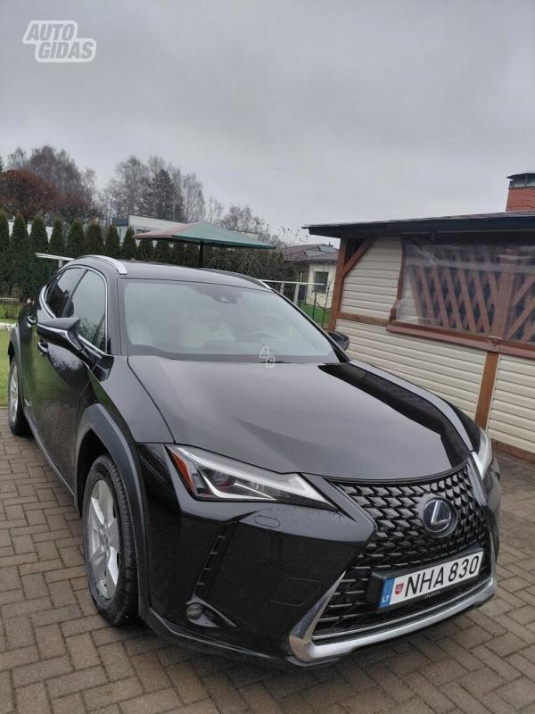 Melns Lexus UX 250h 2019 Šauļi, ar dzinēja tilpumu 2.00 L un nobraukumu 89 tūkst. km par 21800 €, foto 3 vietnē AUTOMOTO.COM.LV