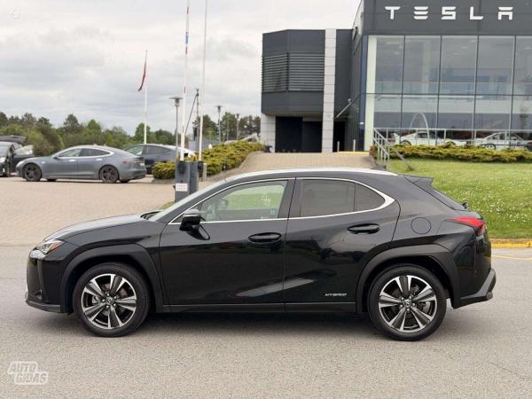 Melns Lexus UX 250h 2019 Viļņa, ar dzinēja tilpumu 2.00 L un nobraukumu 135 tūkst. km par 22950 €, foto 8 vietnē AUTOMOTO.COM.LV