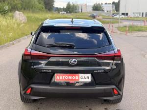 Black Lexus UX 250h 2019 in Vilnius, with an engine capacity of 1.99 L and mileage of 135 thousand km for 22500 €, photo 8 on AUTOMOTO.COM.LV