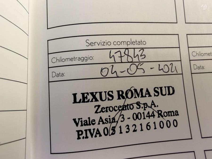 Black Lexus UX 250h 2019 in Vilnius, with an engine capacity of 1.99 L and mileage of 135 thousand km for 22500 €, photo 22 on AUTOMOTO.COM.LV