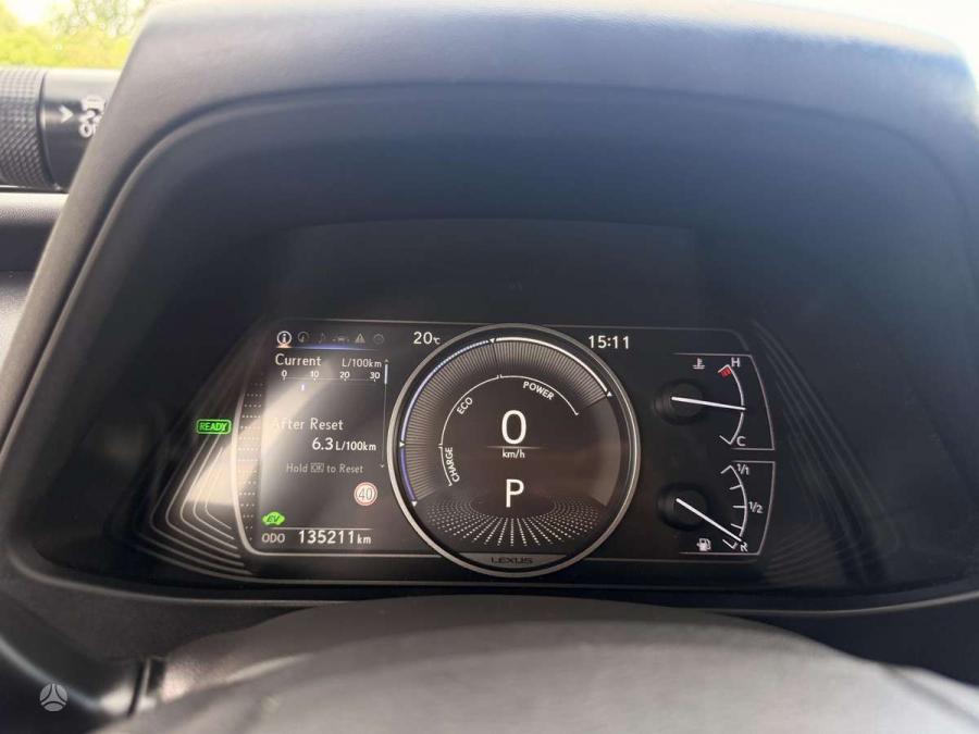 Black Lexus UX 250h 2019 in Vilnius, with an engine capacity of 1.99 L and mileage of 135 thousand km for 22500 €, photo 27 on AUTOMOTO.COM.LV