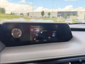 Black Lexus UX 250h 2019 in Vilnius, with an engine capacity of 1.99 L and mileage of 135 thousand km for 22500 €, photo 28 on AUTOMOTO.COM.LV