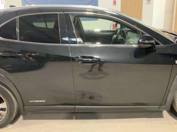 Melns Lexus UX 250h 2019 Daugavpils, ar dzinēja tilpumu 1.99 L un nobraukumu 152 tūkst. km par 22500 €, foto 7 vietnē AUTOMOTO.COM.LV