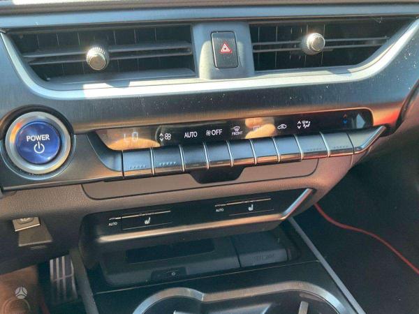 Melns Lexus UX 250h 2019 Daugavpils, ar dzinēja tilpumu 1.99 L un nobraukumu 152 tūkst. km par 22500 €, foto 10 vietnē AUTOMOTO.COM.LV