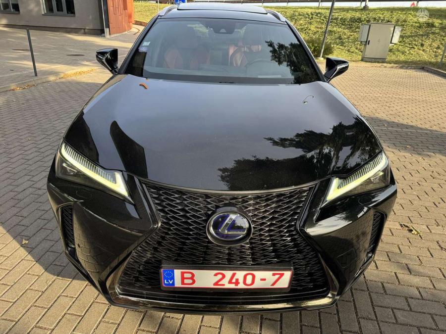 Черный Лексус UX 250h 2019 в Даугавпилс, объемом двигателя 1.99 л и пробегом 152 тыс. км за 22900 €, фото 7 на AUTOMOTO.COM.LV