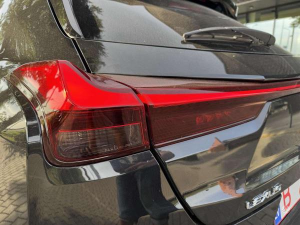 Melns Lexus UX 250h 2019 Daugavpils, ar dzinēja tilpumu 1.99 L un nobraukumu 152 tūkst. km par 22900 €, foto 9 vietnē AUTOMOTO.COM.LV