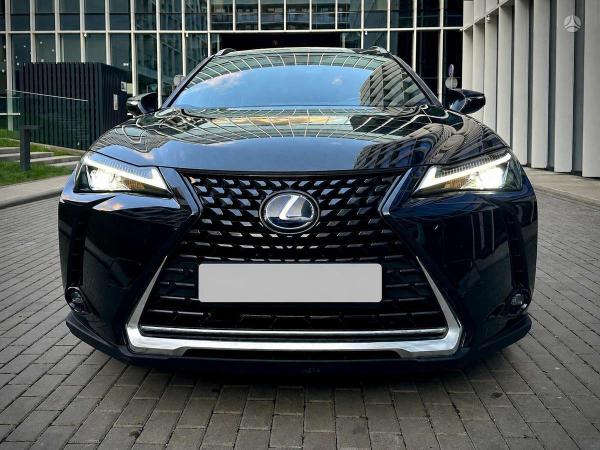 Black Lexus UX 250h 2019 in Vilnius, with an engine capacity of 2.00 L and mileage of 110 thousand km for 23870 €, photo 5 on AUTOMOTO.COM.LV