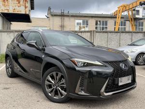 Black Lexus UX 250h 2019 in Vilnius, with an engine capacity of 1.99 L and mileage of 63 thousand km for 23700 €, photo 7 on AUTOMOTO.COM.LV