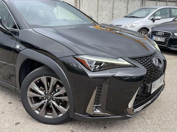 Melns Lexus UX 250h 2019 Viļņa, ar dzinēja tilpumu 1.99 L un nobraukumu 63 tūkst. km par 23700 €, foto 8 vietnē AUTOMOTO.COM.LV
