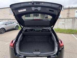 Black Lexus UX 250h 2019 in Vilnius, with an engine capacity of 1.99 L and mileage of 63 thousand km for 23700 €, photo 16 on AUTOMOTO.COM.LV