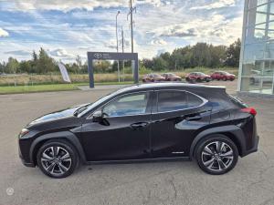 Black Lexus UX 250h 2019 in Panevezys, with an engine capacity of 1.99 L and mileage of 115 thousand km for 23800 €, photo 8 on AUTOMOTO.COM.LV