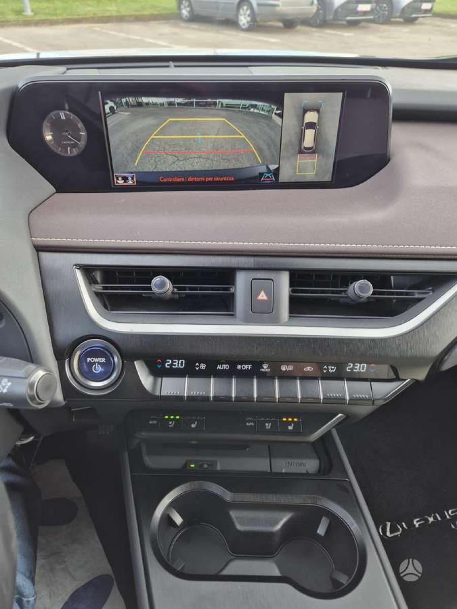 Black Lexus UX 250h 2019 in Panevezys, with an engine capacity of 1.99 L and mileage of 115 thousand km for 23800 €, photo 19 on AUTOMOTO.COM.LV