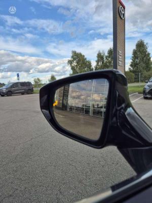 Black Lexus UX 250h 2019 in Panevezys, with an engine capacity of 1.99 L and mileage of 115 thousand km for 23800 €, photo 33 on AUTOMOTO.COM.LV