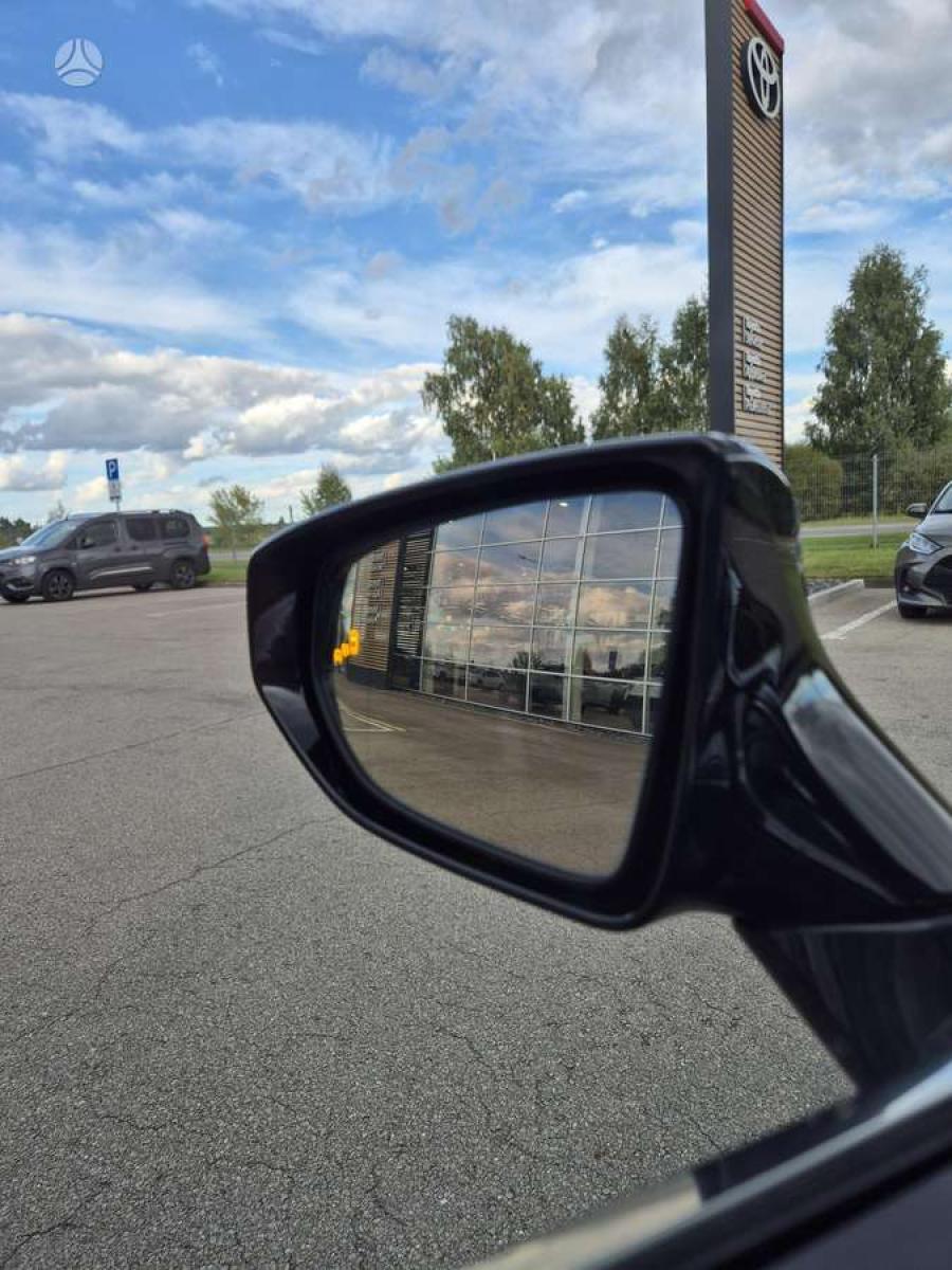 Black Lexus UX 250h 2019 in Panevezys, with an engine capacity of 1.99 L and mileage of 115 thousand km for 23800 €, photo 33 on AUTOMOTO.COM.LV