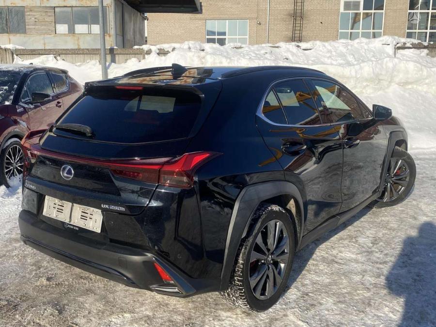 Melns Lexus UX 250h 2020 Viļņa, ar dzinēja tilpumu 1.99 L un nobraukumu 135 tūkst. km par 23000 €, foto 10 vietnē AUTOMOTO.COM.LV