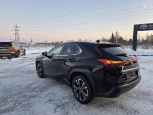 Black Lexus UX 250h 2020 in Panevezys, with an engine capacity of 1.99 L and mileage of 86 thousand km for 21900 €, photo 7 on AUTOMOTO.COM.LV