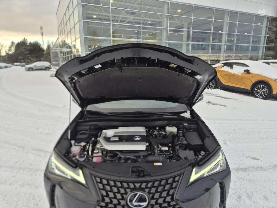 Black Lexus UX 250h 2020 in Panevezys, with an engine capacity of 1.99 L and mileage of 86 thousand km for 21900 €, photo 30 on AUTOMOTO.COM.LV