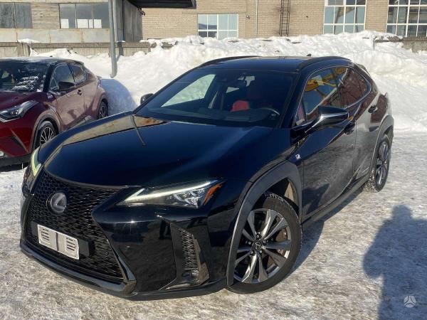 Black Lexus UX 250h 2020 in Vilnius, with an engine capacity of 1.99 L and mileage of 135 thousand km for 22800 €, photo 1 on AUTOMOTO.COM.LV