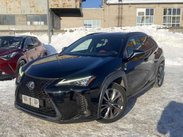 Black Lexus UX 250h 2020 in Vilnius, with an engine capacity of 1.99 L and mileage of 135 thousand km for 22800 €, photo 2 on AUTOMOTO.COM.LV