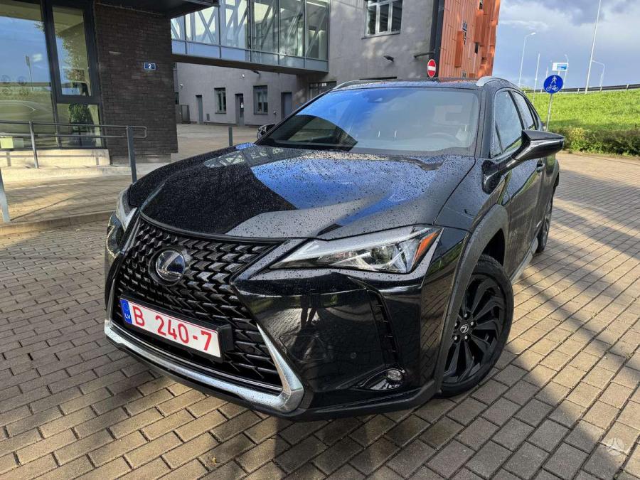 Melns Lexus UX 250h 2020 Daugavpils, ar dzinēja tilpumu 1.99 L un nobraukumu 131 tūkst. km par 21299 €, foto 1 vietnē AUTOMOTO.COM.LV