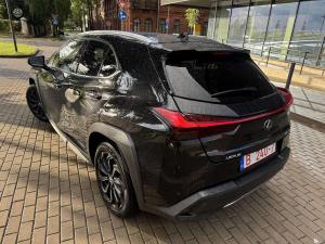 Melns Lexus UX 250h 2020 Daugavpils, ar dzinēja tilpumu 1.99 L un nobraukumu 131 tūkst. km par 21299 €, foto 4 vietnē AUTOMOTO.COM.LV