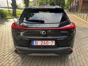 Melns Lexus UX 250h 2020 Daugavpils, ar dzinēja tilpumu 1.99 L un nobraukumu 131 tūkst. km par 21299 €, foto 6 vietnē AUTOMOTO.COM.LV
