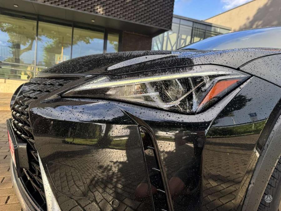 Melns Lexus UX 250h 2020 Daugavpils, ar dzinēja tilpumu 1.99 L un nobraukumu 131 tūkst. km par 21299 €, foto 17 vietnē AUTOMOTO.COM.LV