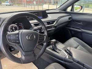 Melns Lexus UX 250h 2020 Daugavpils, ar dzinēja tilpumu 1.99 L un nobraukumu 131 tūkst. km par 21299 €, foto 50 vietnē AUTOMOTO.COM.LV
