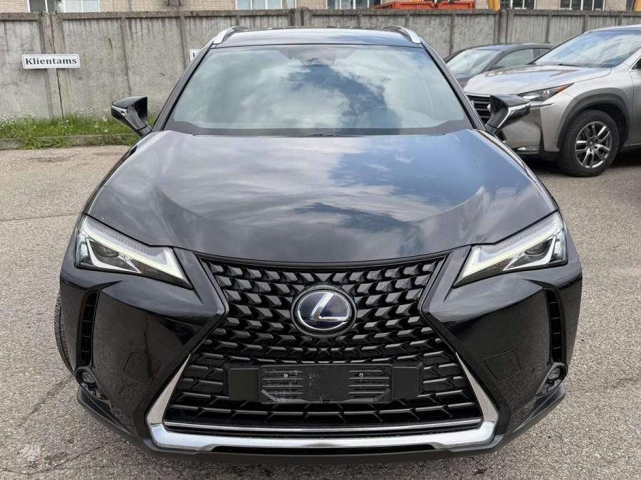 Melns Lexus UX 250h 2020 Viļņa, ar dzinēja tilpumu 2.00 L un nobraukumu 72 tūkst. km par 23000 €, foto 5 vietnē AUTOMOTO.COM.LV