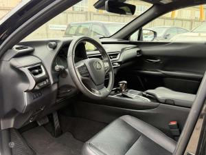 Melns Lexus UX 250h 2020 Viļņa, ar dzinēja tilpumu 2.00 L un nobraukumu 72 tūkst. km par 23000 €, foto 19 vietnē AUTOMOTO.COM.LV