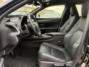 Melns Lexus UX 250h 2020 Viļņa, ar dzinēja tilpumu 2.00 L un nobraukumu 72 tūkst. km par 23000 €, foto 20 vietnē AUTOMOTO.COM.LV