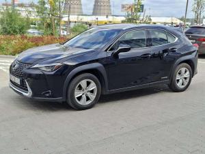 Black Lexus UX 250h 2020 in Vilnius, with an engine capacity of 2.00 L and mileage of 130 thousand km for 19500 €, photo  on AUTOMOTO.COM.LV