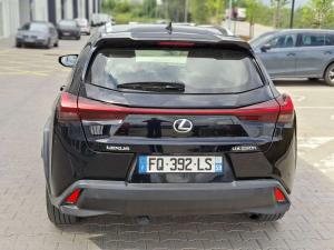 Melns Lexus UX 250h 2020 Viļņa, ar dzinēja tilpumu 2.00 L un nobraukumu 130 tūkst. km par 19500 €, foto 5 vietnē AUTOMOTO.COM.LV