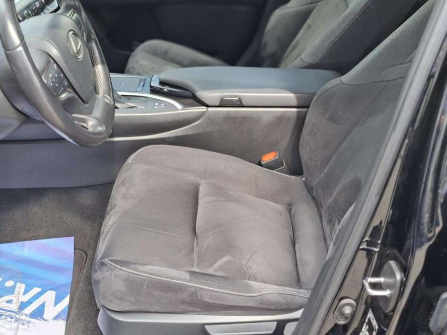 Melns Lexus UX 250h 2020 Viļņa, ar dzinēja tilpumu 2.00 L un nobraukumu 130 tūkst. km par 19500 €, foto 7 vietnē AUTOMOTO.COM.LV