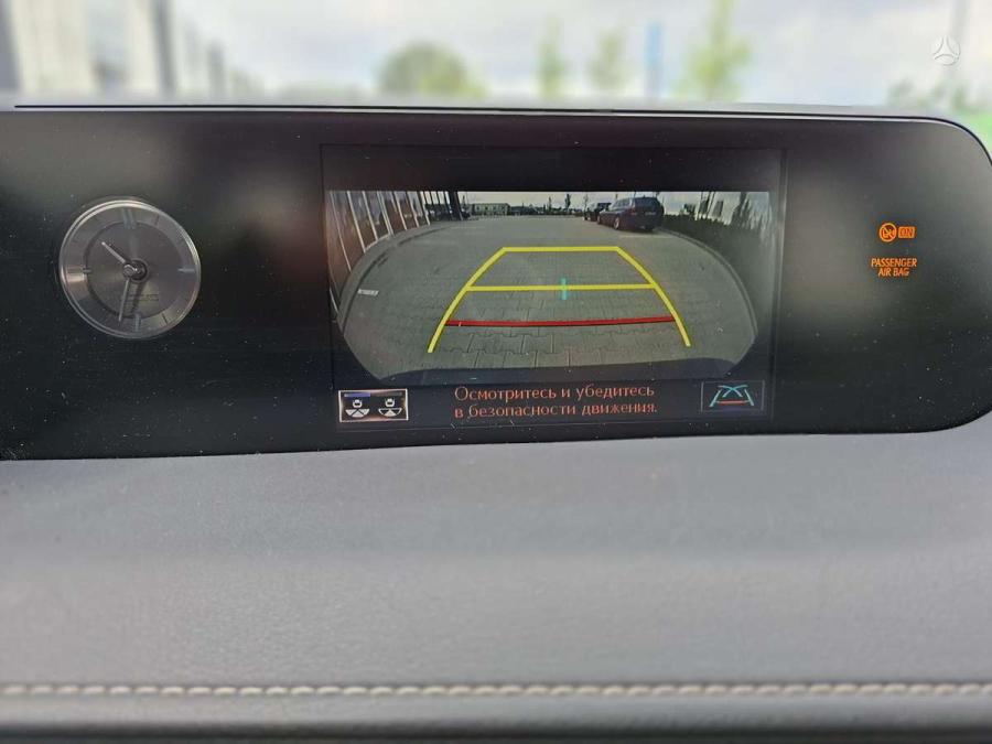 Melns Lexus UX 250h 2020 Viļņa, ar dzinēja tilpumu 2.00 L un nobraukumu 130 tūkst. km par 19500 €, foto 13 vietnē AUTOMOTO.COM.LV