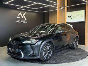 Black Lexus UX 250h 2020 in Kaunas, with an engine capacity of 1.98 L and mileage of 110 thousand km for 24390 €, photo 7 on AUTOMOTO.COM.LV