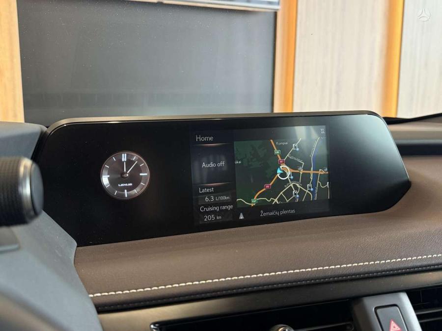 Black Lexus UX 250h 2020 in Kaunas, with an engine capacity of 1.98 L and mileage of 110 thousand km for 24390 €, photo 31 on AUTOMOTO.COM.LV