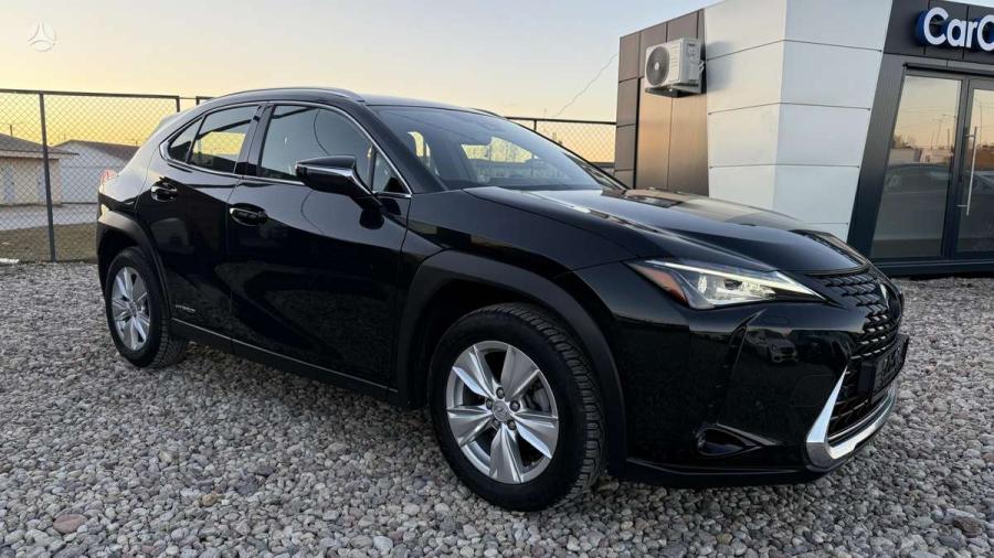 Melns Lexus UX 250h 2021 Viļņa, ar dzinēja tilpumu 1.99 L un nobraukumu 115 tūkst. km par 20933 €, foto 8 vietnē AUTOMOTO.COM.LV