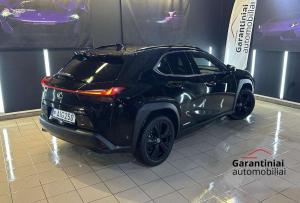 Black Lexus UX 250h 2021 in Vilnius, with an engine capacity of 1.99 L and mileage of 156 thousand km for 22750 €, photo 2 on AUTOMOTO.COM.LV
