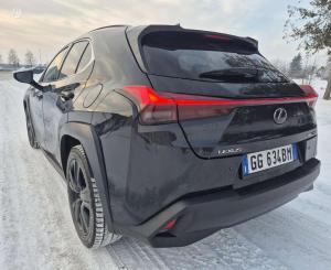 Black Lexus UX 250h 2021 in Panevezys, with an engine capacity of 1.99 L and mileage of 149 thousand km for 19499 €, photo 3 on AUTOMOTO.COM.LV