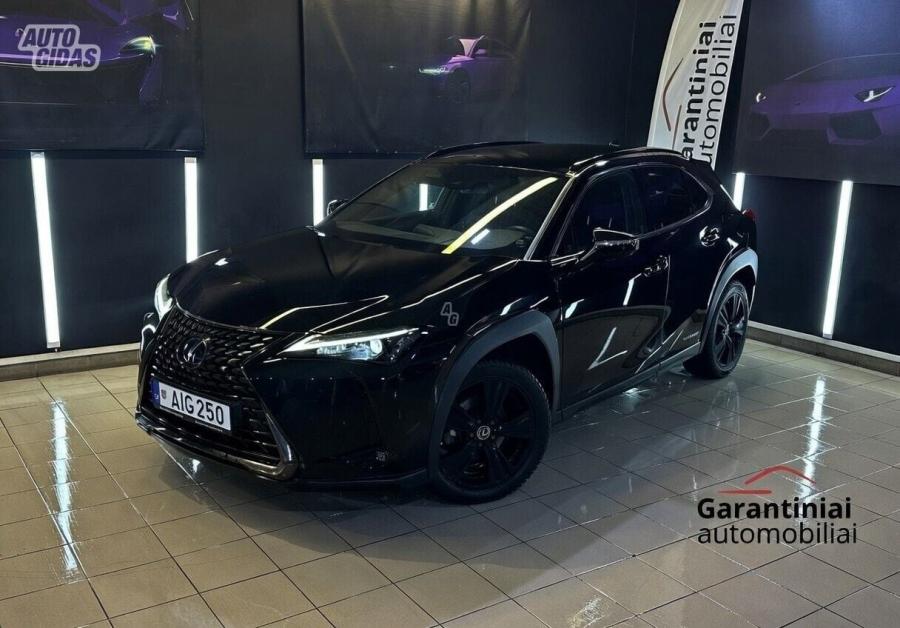 Melns Lexus UX 250h 2021 Avižieniai, ar dzinēja tilpumu 2.00 L un nobraukumu 156 tūkst. km par 22750 €, foto 1 vietnē AUTOMOTO.COM.LV