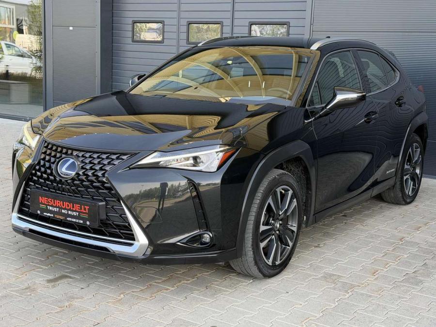 Черный Лексус UX 250h 2021 в Вильнюс, объемом двигателя 1.99 л и пробегом 125 тыс. км за 21777 €, фото 3 на AUTOMOTO.COM.LV