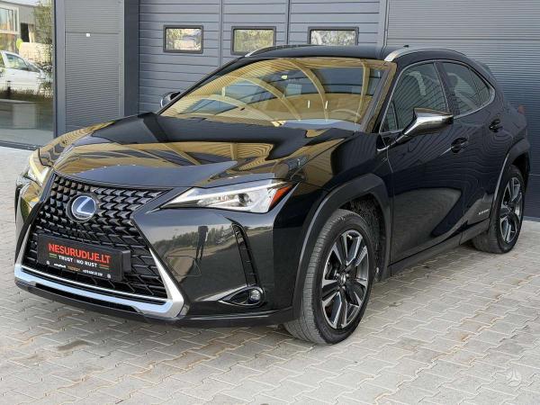Black Lexus UX 250h 2021 in Vilnius, with an engine capacity of 1.99 L and mileage of 125 thousand km for 21777 €, photo 3 on AUTOMOTO.COM.LV