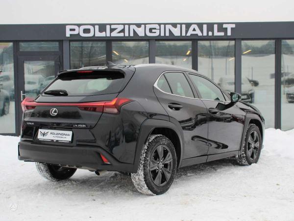 Melns Lexus UX 250h 2022 Viļņa, ar dzinēja tilpumu 1.99 L un nobraukumu 49 tūkst. km par 28250 €, foto 4 vietnē AUTOMOTO.COM.LV