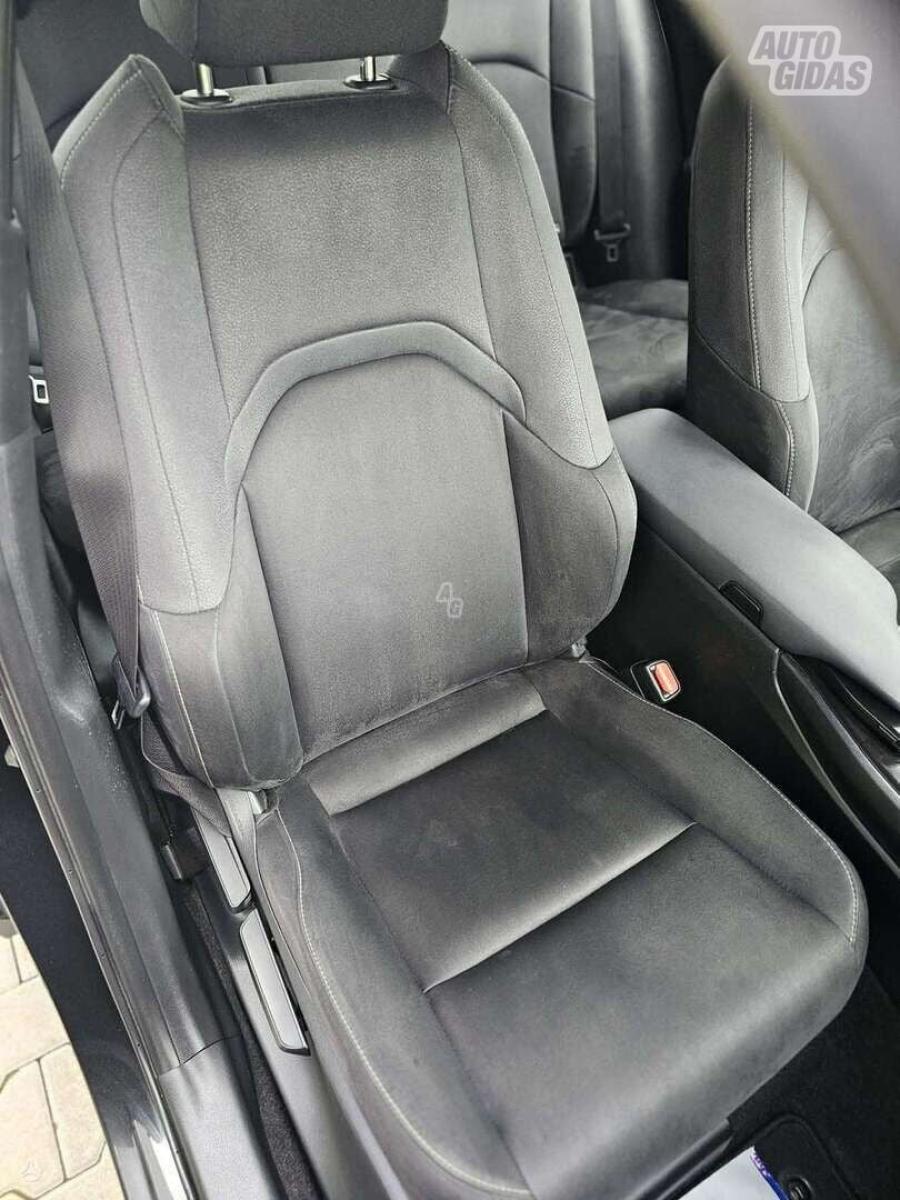 Black Lexus UX 250h 2022 in Vilnius, with an engine capacity of 2.00 L and mileage of 92 thousand km for 24200 €, photo 12 on AUTOMOTO.COM.LV