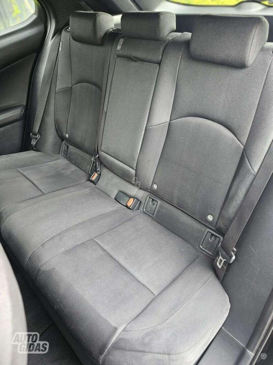 Black Lexus UX 250h 2022 in Vilnius, with an engine capacity of 2.00 L and mileage of 92 thousand km for 24200 €, photo 18 on AUTOMOTO.COM.LV